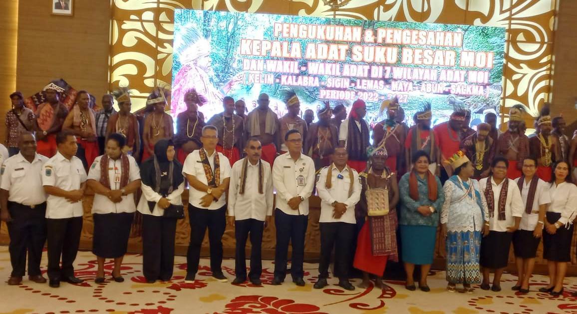 Pengukuhan Kepala Adat Suku Besar di Sorong - Monitor Papua
